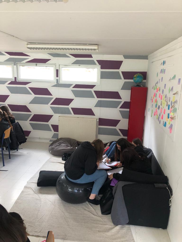 La classe flexible fait son apparition au Lycée de Vaumoise ! - Lycée ...